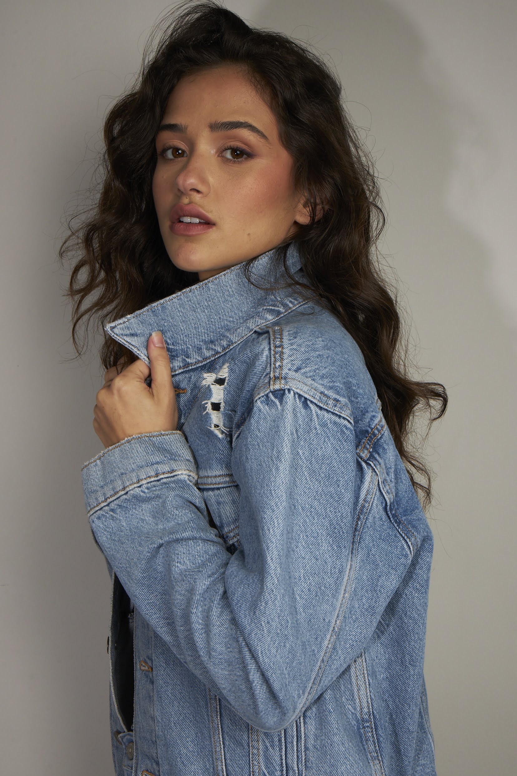 Female Teen Actors Archives - Stellar Talent Agency